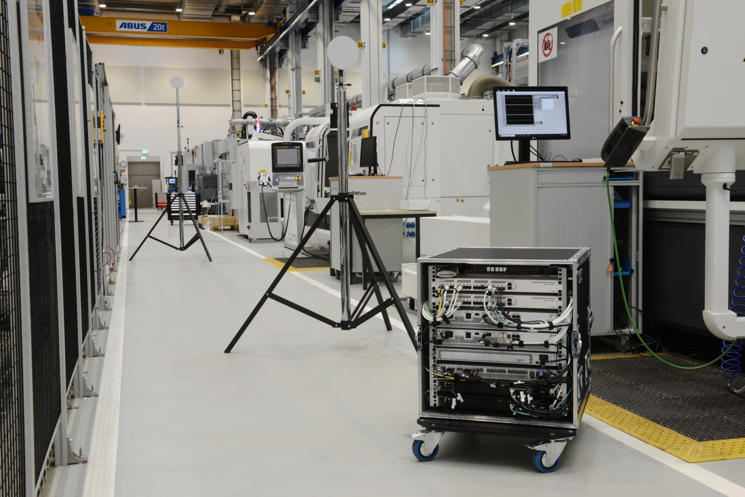 5G mmWave for industrial applications with high bandwidth demands - 5G-ACIA